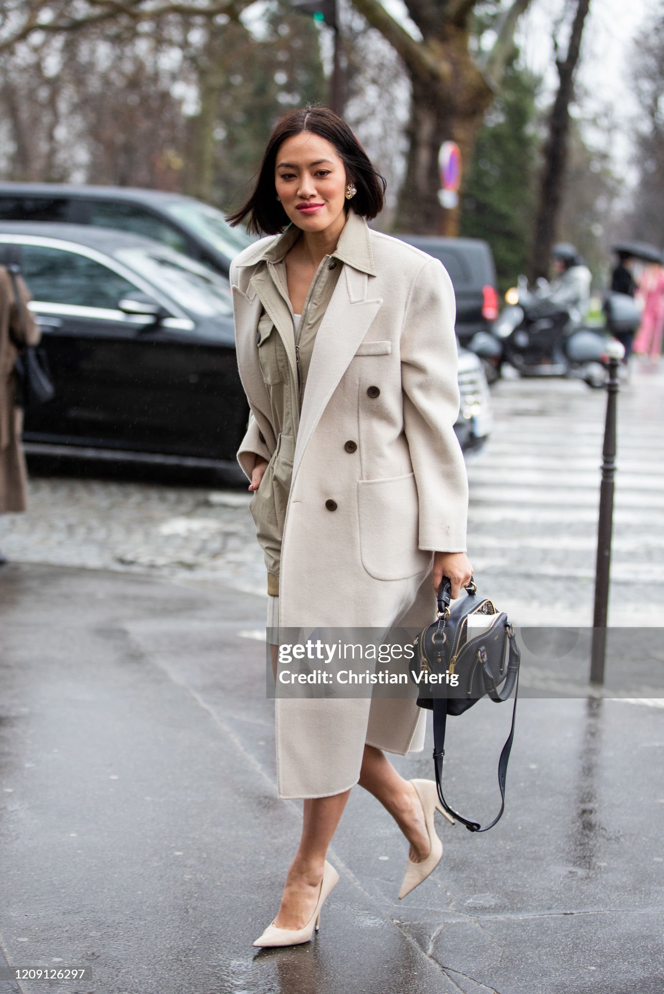 RECREATING TIFFANY HSU FASHION: BEIGE COAT AND DRESS. HOW TO PLAY WITH ...